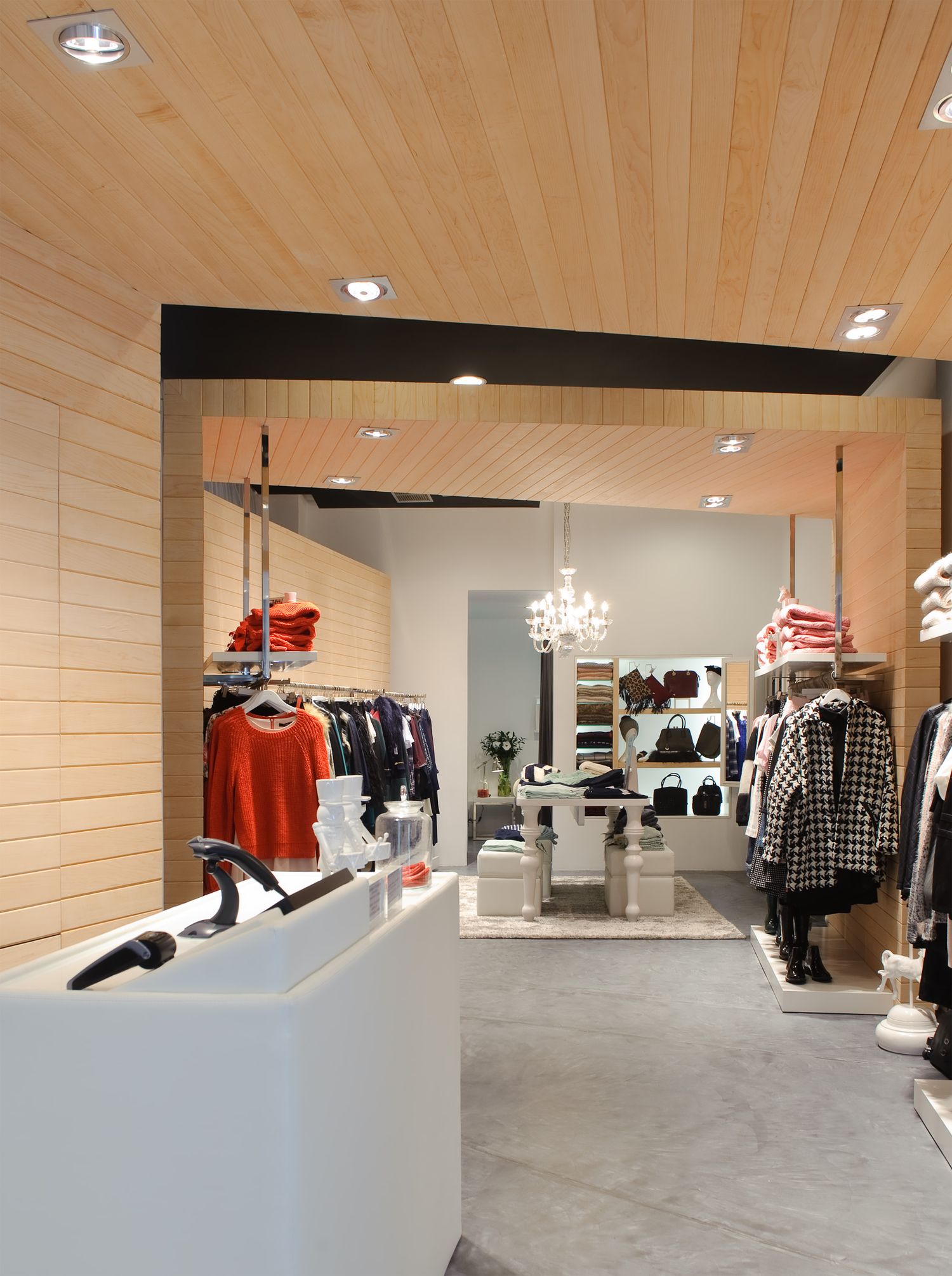 Tienda de Ropa LIV - Equipoeme Estudio